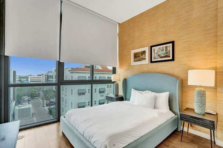 17west Two-story 3br | Pool & Walk To Beach - Key Biscayne, FL