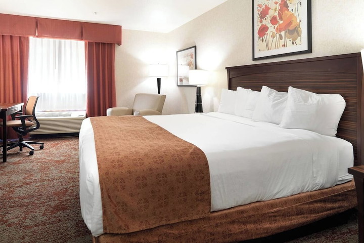 Prime Salt Lake Stay | Free Breakfast, Indoor Pool, & Shuttle | Near Downtown - Salt Lake City