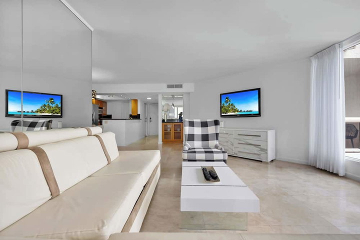 Gym Access | Bayview Balcony | Staycozy - Surfside, FL