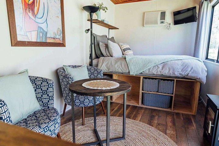 Romantic Tiny House Escape Amongst Wineries & Mtb Trails. Fire Pit, Creekside - Orange