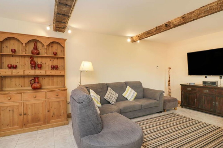 Chequers Barn, Corsham - Castle Combe