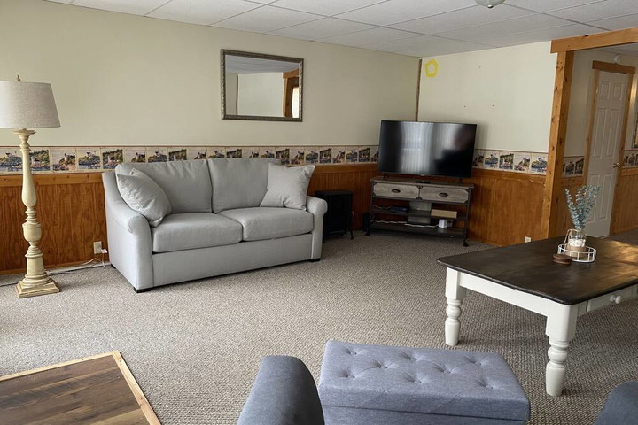 Spring Getaway! Comfortable 2br Cozy Cottage Just A Few Steps From Sandusky Bay! - Sandusky, OH