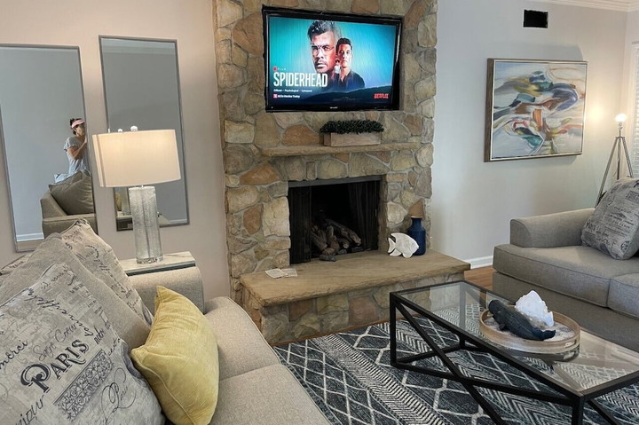 Updated Eastside Home Near Montecito W/hottub, Gated Yard, 2 Car Garage, Ev Chgr - Santa Barbara, CA