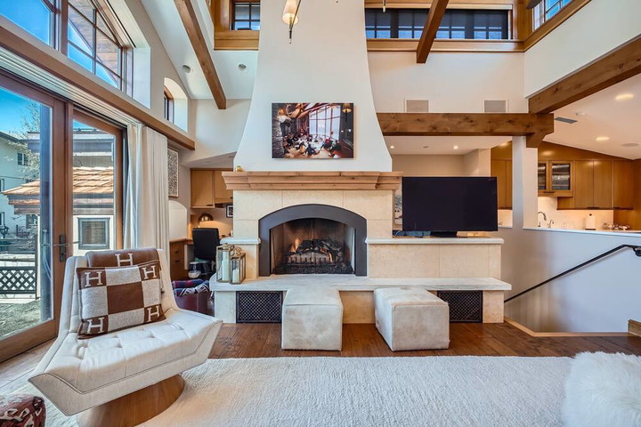Vail Row-house #7, 303 Gore Creek Dr  -Vail Village! Next To Bridge St, 2 Parking Spots - Vail, CO