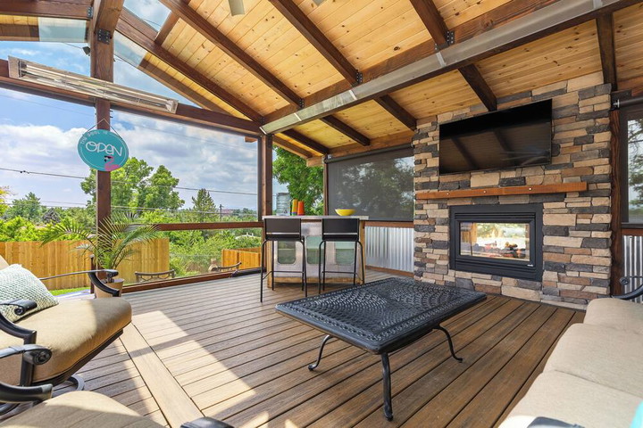 Fun House With Pool, Hot Tub, Cool Outdoor Living Space - Highlands Ranch, CO