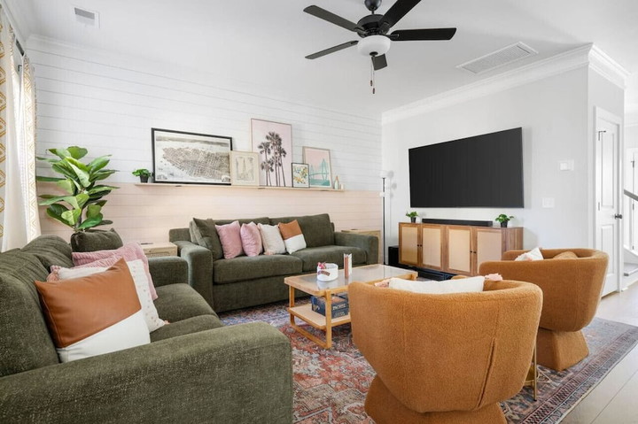 4 Bedroom Park Circle Retreat With Pool! - Charleston, SC