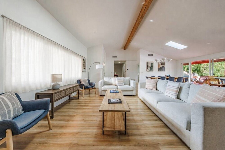 Palm Springs Pink House Villa, Pool, Bbq & Games, Seasonal Discount! - Palm Springs, CA