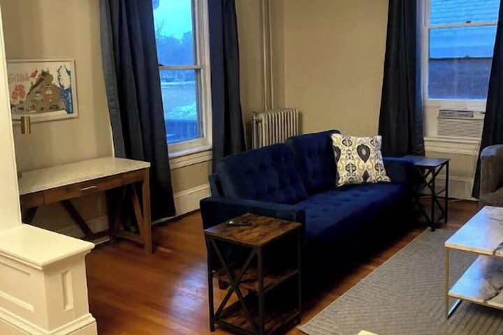 Highland Park Place: Historic Two Bedroom Apt! - Smith Mountain Lake, VA