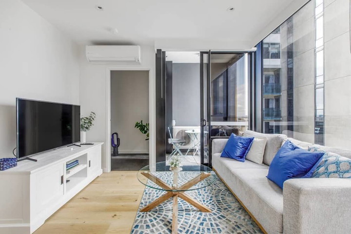 Cosy Revolve At Palladium A Stylish Urban Oasis - Kensington