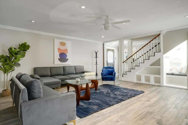 Grand Prairie 5br | Pool, Cinema & Pool Table - Cedar Hill, TX