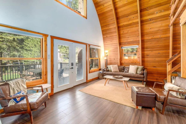 Stunning Canoe-frame Cabin With Private Hot Tub Near Lake Tahoe Beaches In Incline Village, Nevada - Incline Village
