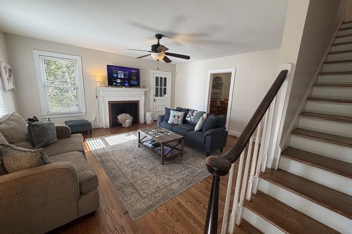 *Charming* 3bd Dog-friendly Entire Home Close To Dt - Winston-Salem, NC