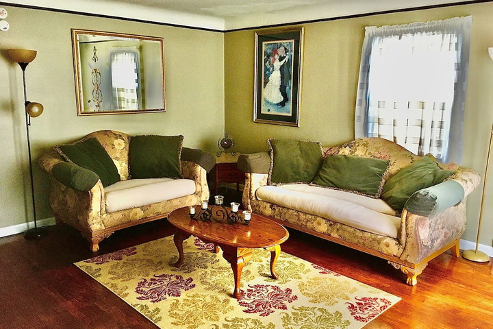 Cozy & Quiet Beautiful 4 Bedrooms , Close To Downtown, Cleve Clinic - Parma, OH