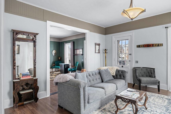Victorian Home In Penn Yan ~ 1 Mi To Keuka Lake! - Dundee, NY