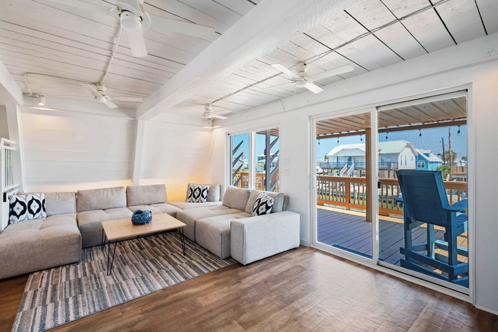 Waterfront Beach Cottage - Dauphin Island, AL