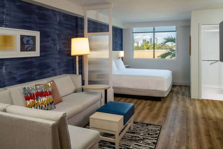 Near Port Everglades Cruise Port | Free Breakfast - Dania Beach, FL