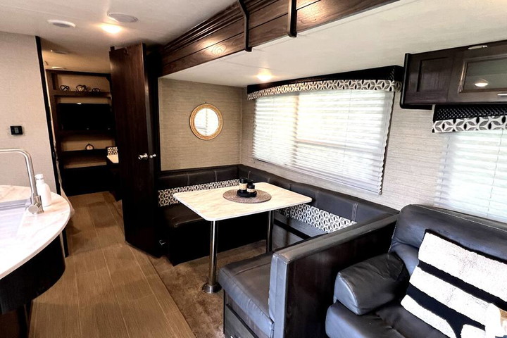 Walk To Oaklawn & Bathhouse Row In Downtown Hot Springs Furnished Rv In Resort - Arkansas