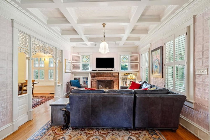 Fairhope's 1910 Tin Ceiling Treasure · 2 Kings · Live Oak Acre - Fairhope, AL