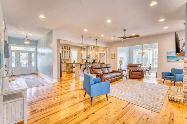 Serenity Shores  Pool  Beach View  Sleeps 10 - Biloxi, MS