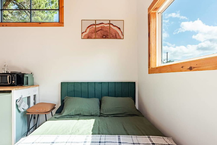 Whimsical Cabin Near Breweries And Trails In Charming Dripping Springs - Dripping Springs, TX