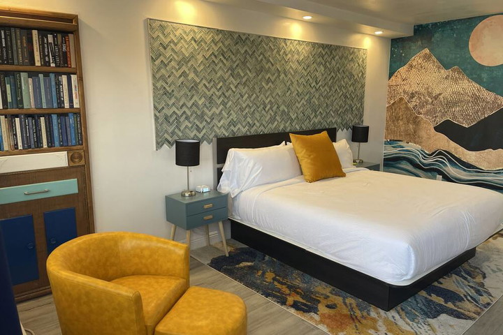 Serene 1-bedroom Suite, Boutique Hotel In Albuquerque - Albuquerque, NM