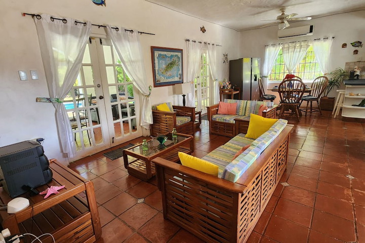 Oasis Tropicale, Store Bay / Pigeon Point - Tobago