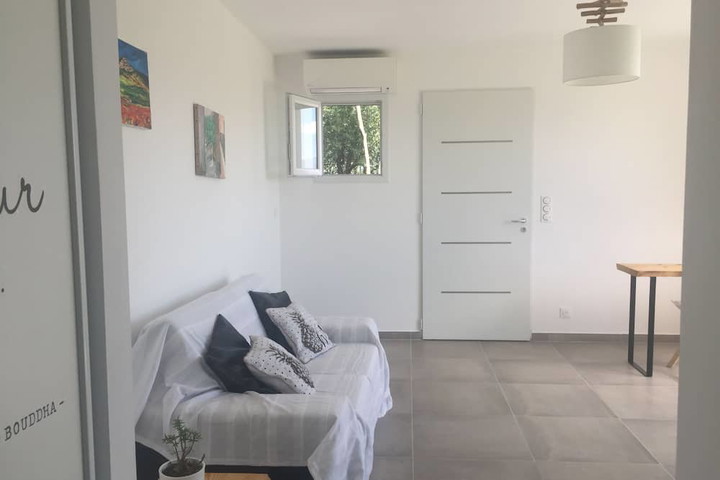 Charmant T2 De 40m2 En Rez De Villa, Neuf, Tout éQuipé, Jardin Privatif Attenant - Ajaccio