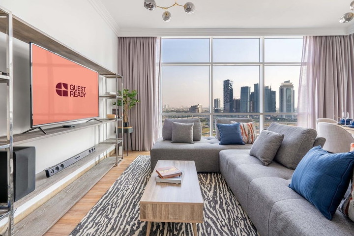 Guestready - Cozy 2bd With Hot Tub & Massage Chair - Dubai