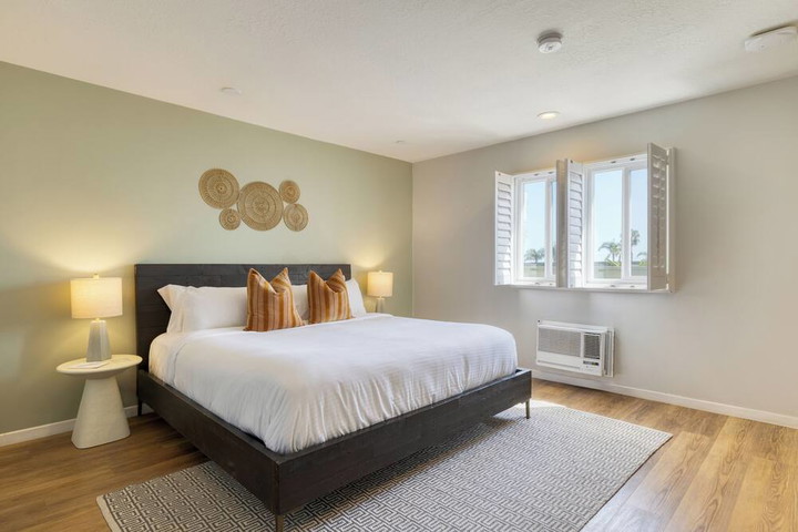Boutique Stay Near Beach | Pool + Spa + Rooftop Ocean Views | Walk To Dining - Laguna Beach
