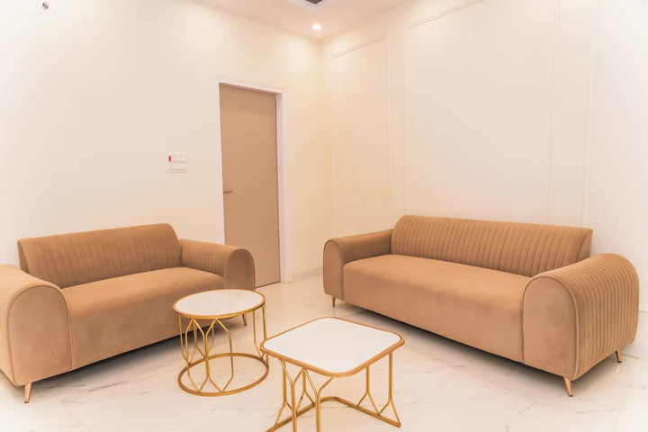 Cozy 4-bedroom Cottage In Enchanting Gurugram With Ac,swimming Pool,open Bar,dj - 