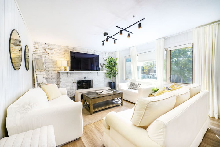 Luxury New Haven Retreat Private Pool, Gym, Cinema Near Yale & Beaches - Branford, CT
