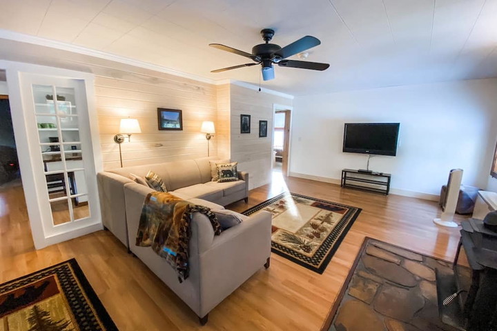Cozy Bear Den - Private House With Fenced Yard! - Seeley Lake, MT