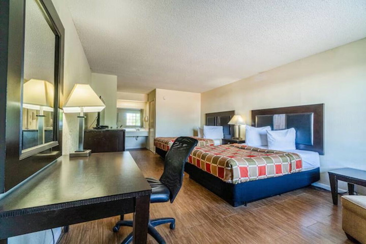 Port Lavaca Adventure | Free Parking & Seasonal Pool| Gulf Coast Nearby | 2 Unit - Port Lavaca, TX