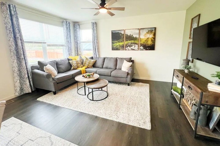 Newer Build With 4 Bedrooms, Large Backyard And Beautiful Mountain Views. - Greeley, CO