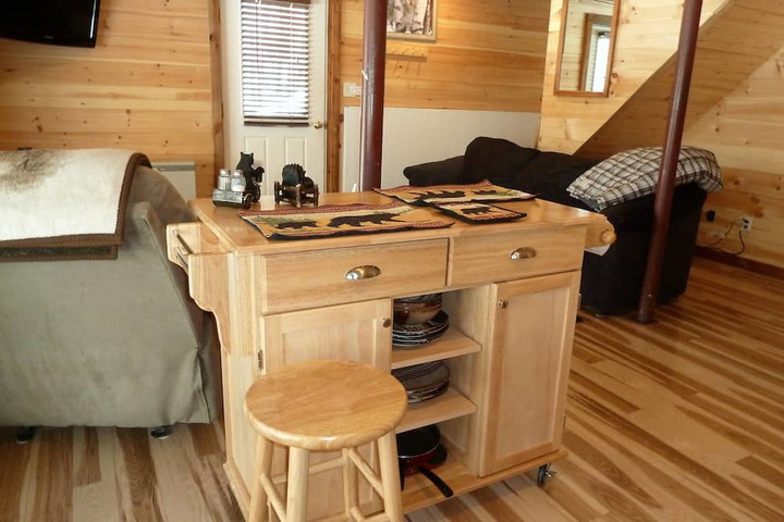 Dog Friendly, Quiet Neighborhood, Cozy Lower Level Cabin - Conway, NH