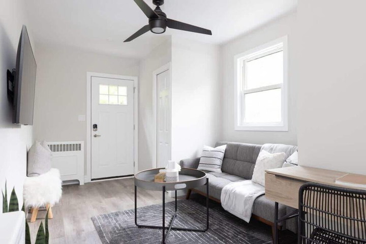 New Modern Home In Old Town! - Niagara-on-the-Lake