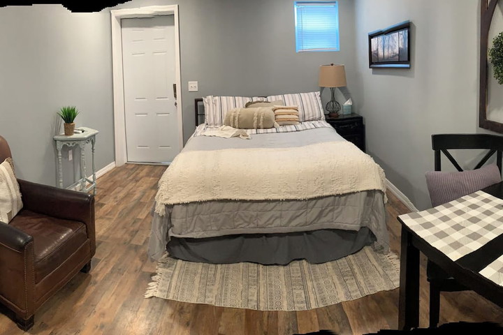 Cozy Rustic Retreat  Pet Friendly In Lutz Fl. 20 Miles To Airport - Odessa, FL
