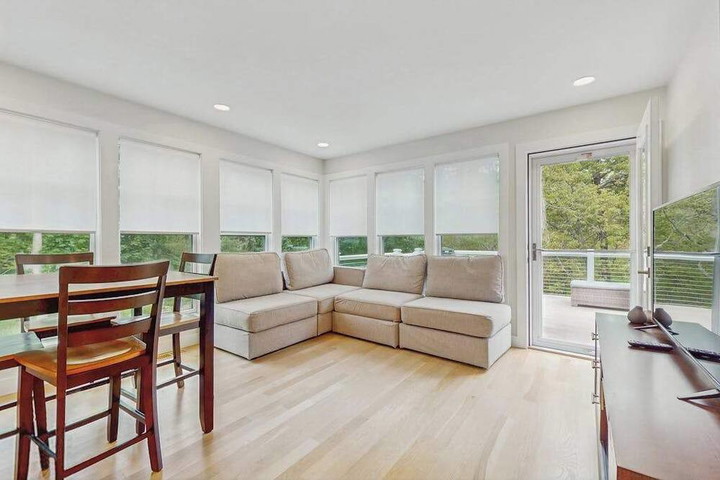Conveniently Located And Renovated Cottage With Lovely Views & Chef's Kitchen - Wellfleet, MA