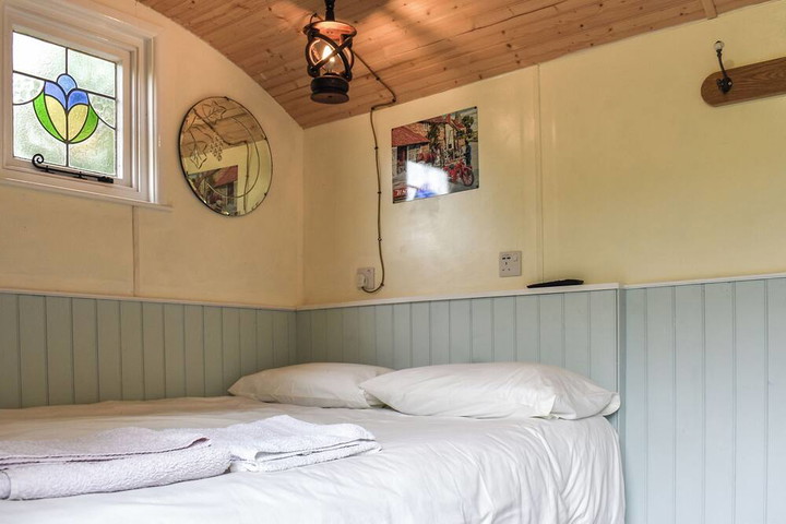 Immerse In The Charm Of Polgooth, A Quaint Village Embraced By Rolling Hills. - St Austell