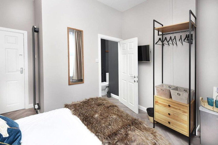 Ocho Homes By Eight Continents - R2 - Belfast