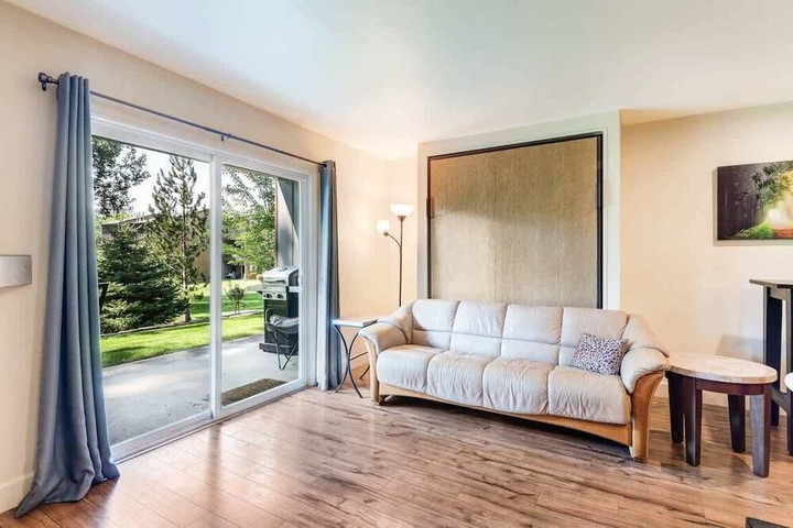 Ground-floor Condo Near Pioneer Park And Downtown! - Bend, OR