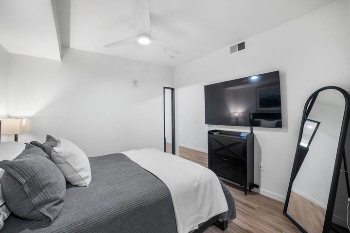 Luxe Loft In Heart Of Downtown - Sacramento, CA
