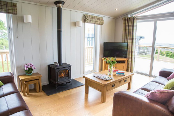 Frazer - A With Access Ramp That Sleeps 6 Guests In 3 Bedrooms - Cupar