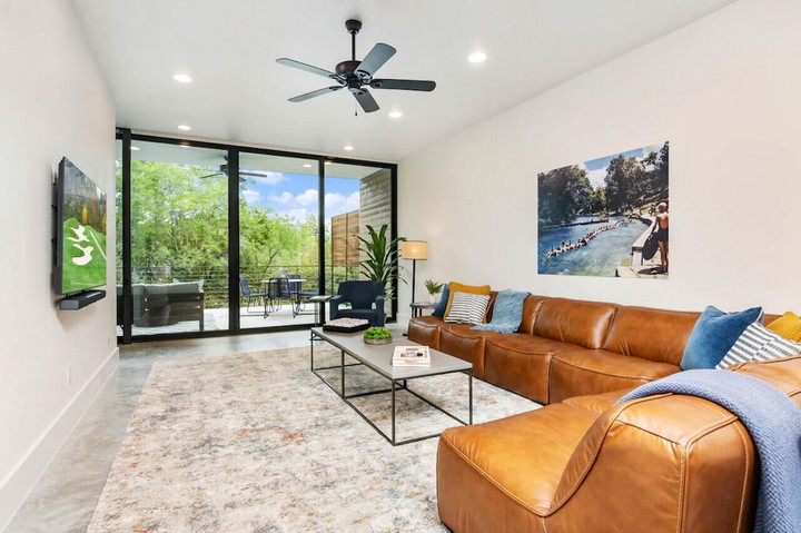 Bartram Haus At Camp Warnecke*comal Riverfront W/ Pool*walk To Downtown Nbtx - New Braunfels, TX