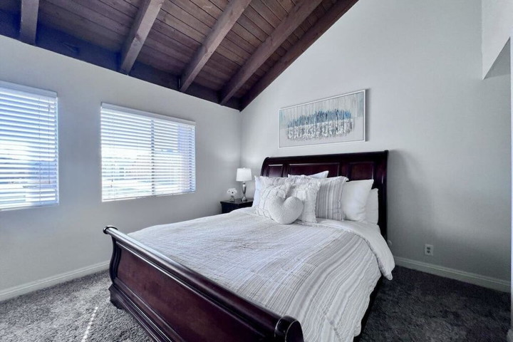 Luxurious Condo: 1/4mi Walk2disney, Comm. Pool/spa - Anaheim, CA