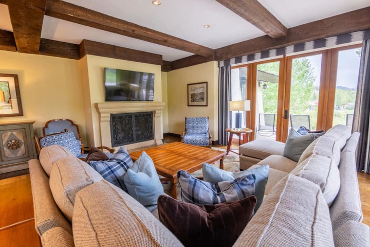 View Cottage W/ Mountain Views & Steps To Shops, Dining, & Outdoor Activities - Sun Valley, ID