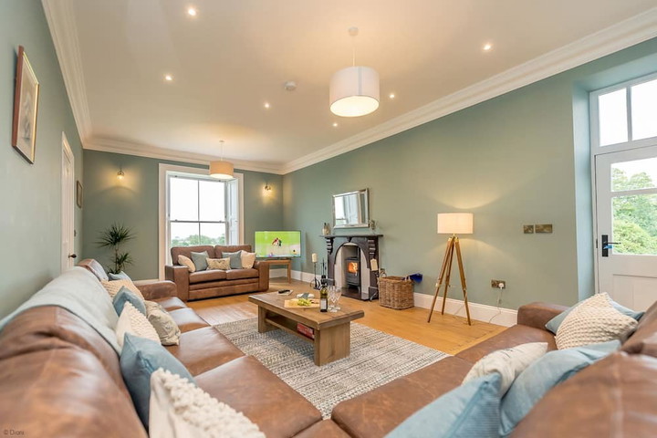 Beautiful Farmhouse Accommodation In A Country Setting | Hendre-feinws - Pwllheli