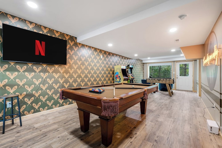 Wildberry Ridge - Hot Tub, Sauna, Game Room, Putting Green - Shenandoah, VA
