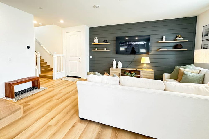 Claremont Colleges Ontairo Mills Villa Min Of 30 Nights Booking Required - Ontario, CA