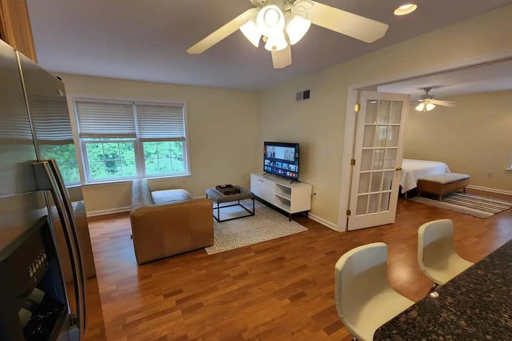 Idyllic Carriage House Private 2 Car Garage W/d - Kennett Square, PA